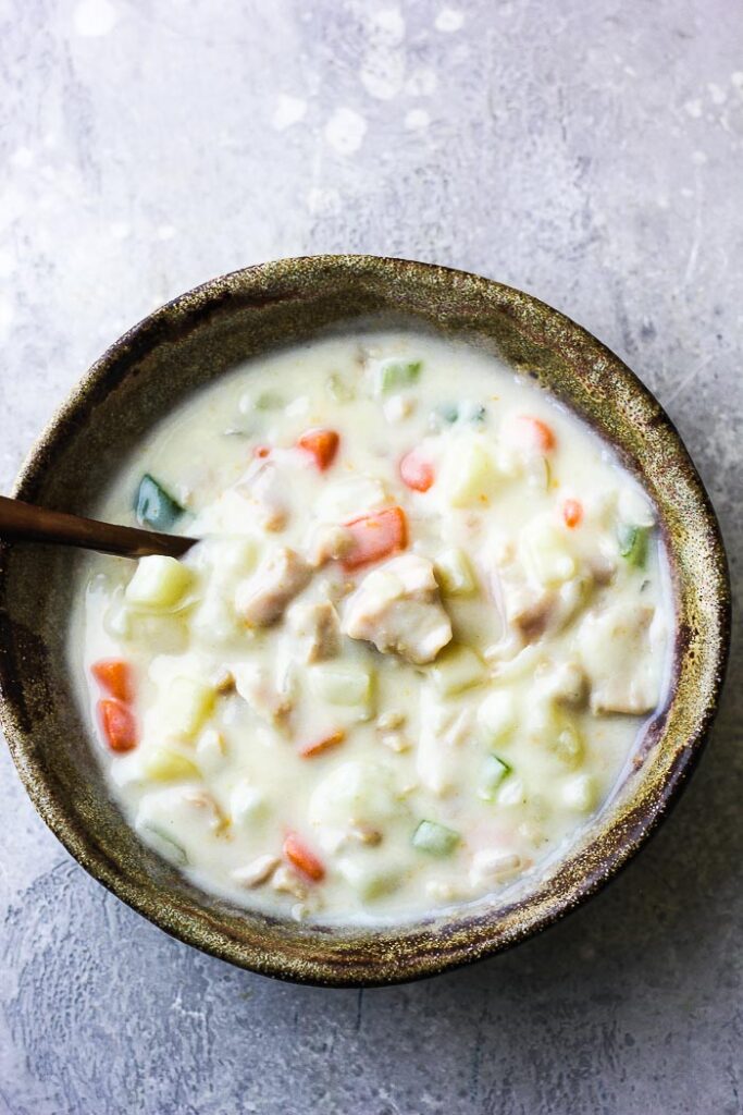 Easy Boston Clam Chowder recipe - Berry&Maple